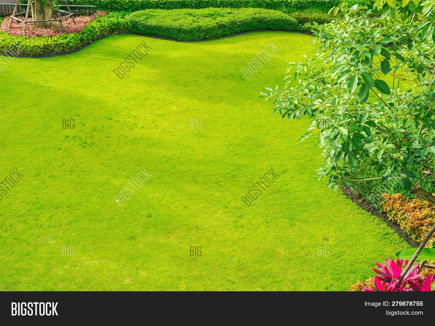 Green Lawn, Front Lawn Image & Photo (Free Trial) | Bigstock