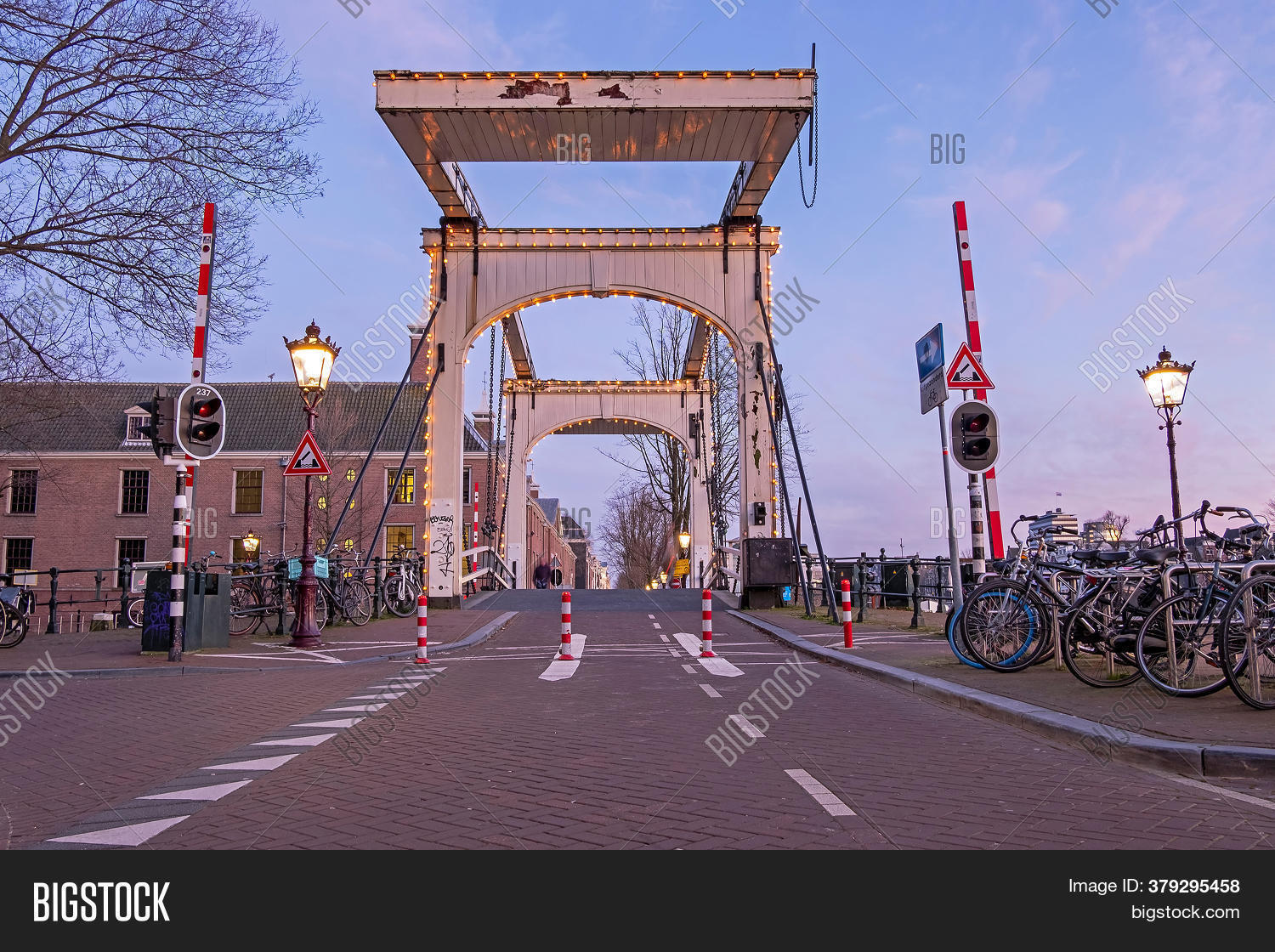 Medieval Drawbridge Image & Photo (Free Trial) | Bigstock