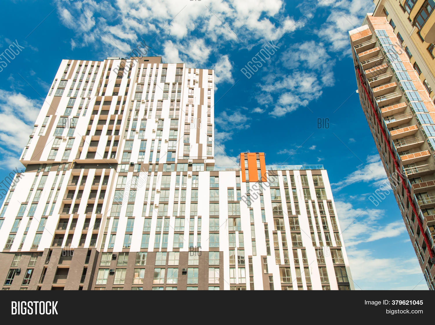 Huge Modern Building Image & Photo (Free Trial) | Bigstock