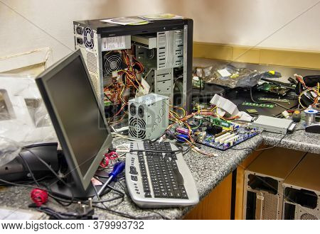 Messy Computer Image & Photo (Free Trial) | Bigstock