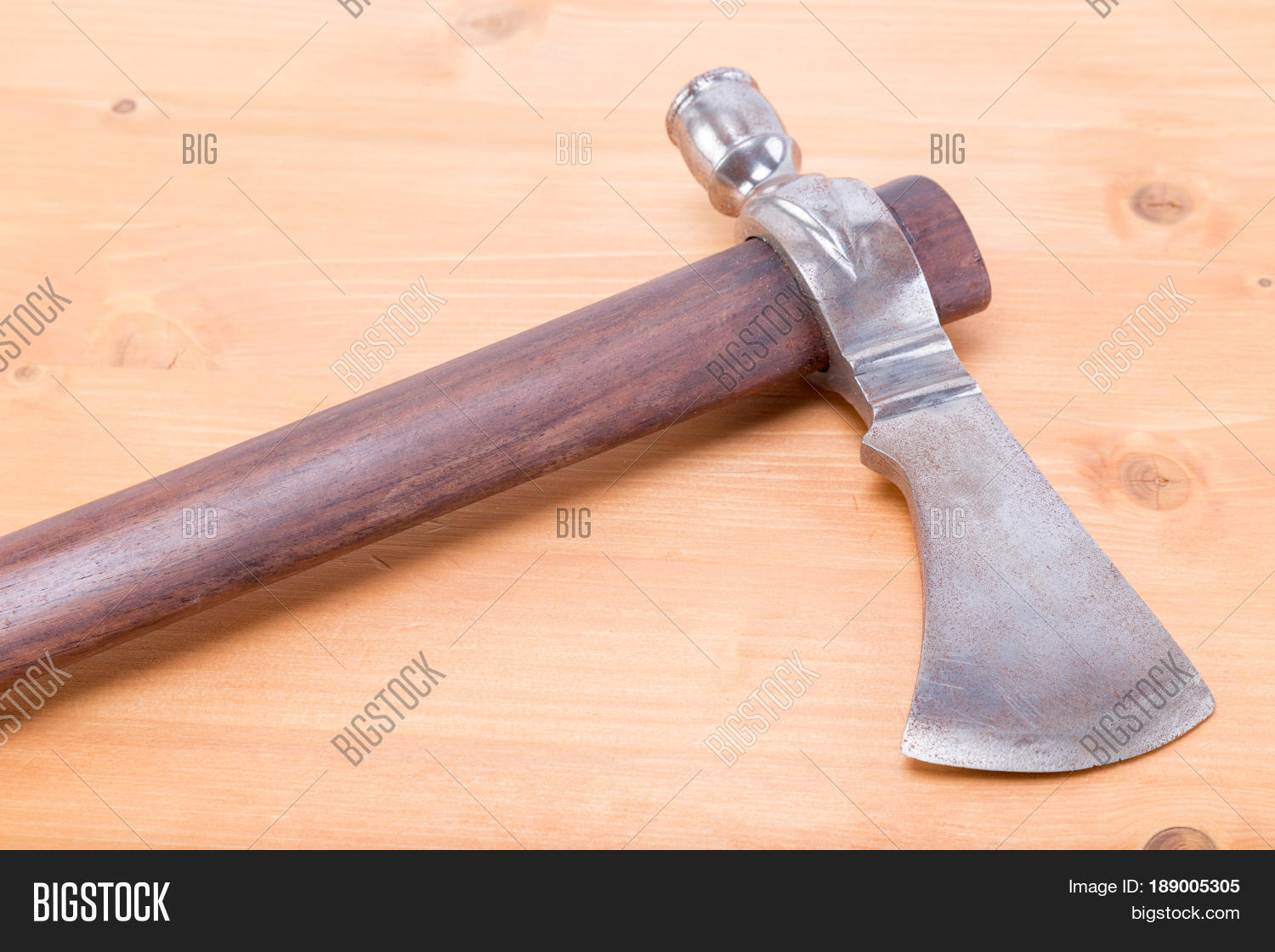 Traditional Tomahawk Image & Photo (Free Trial) | Bigstock