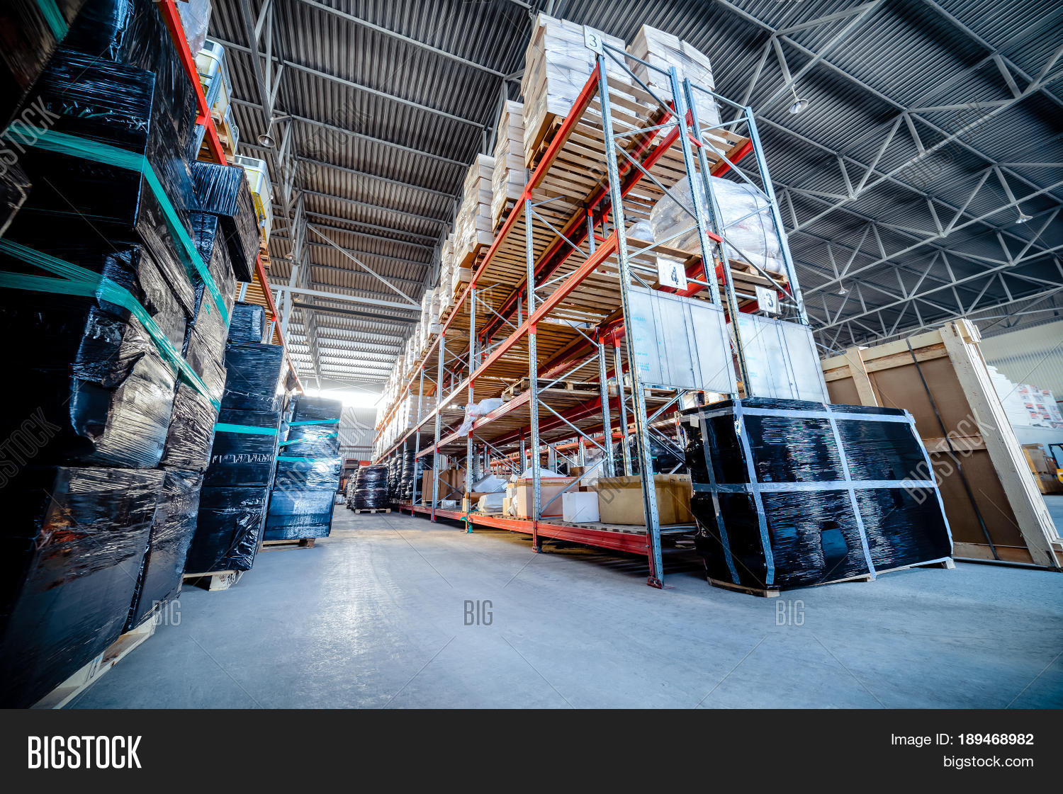 Imagen y foto Warehouse (prueba gratis) | Bigstock