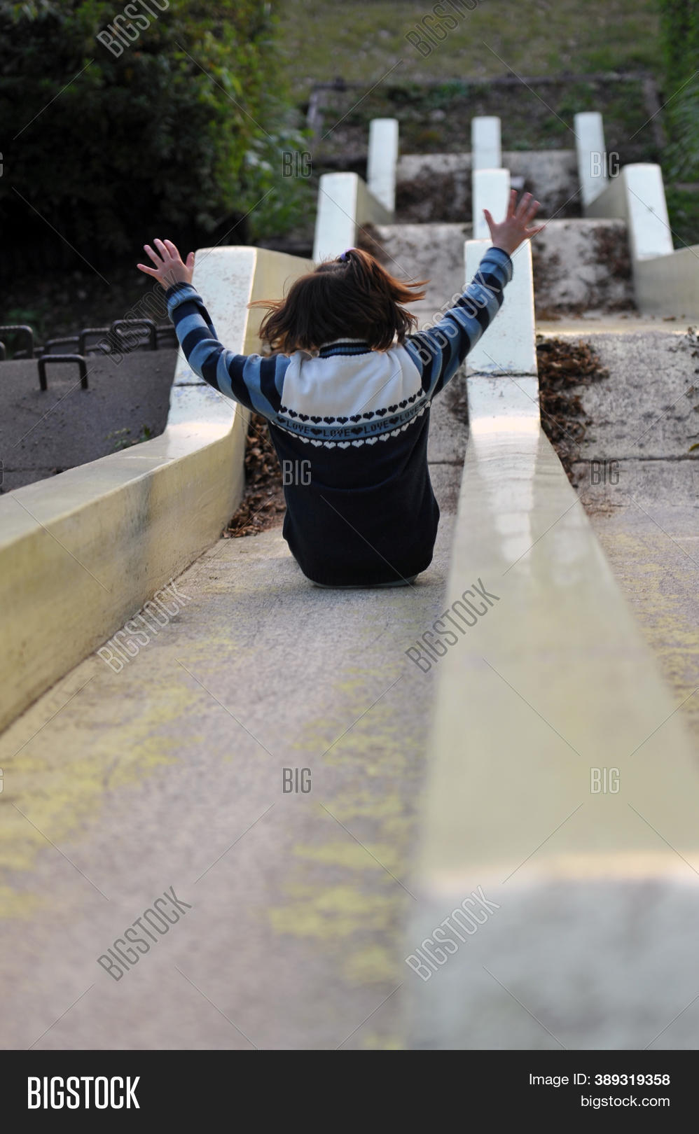 Back View Little Girl Image & Photo (Free Trial) | Bigstock