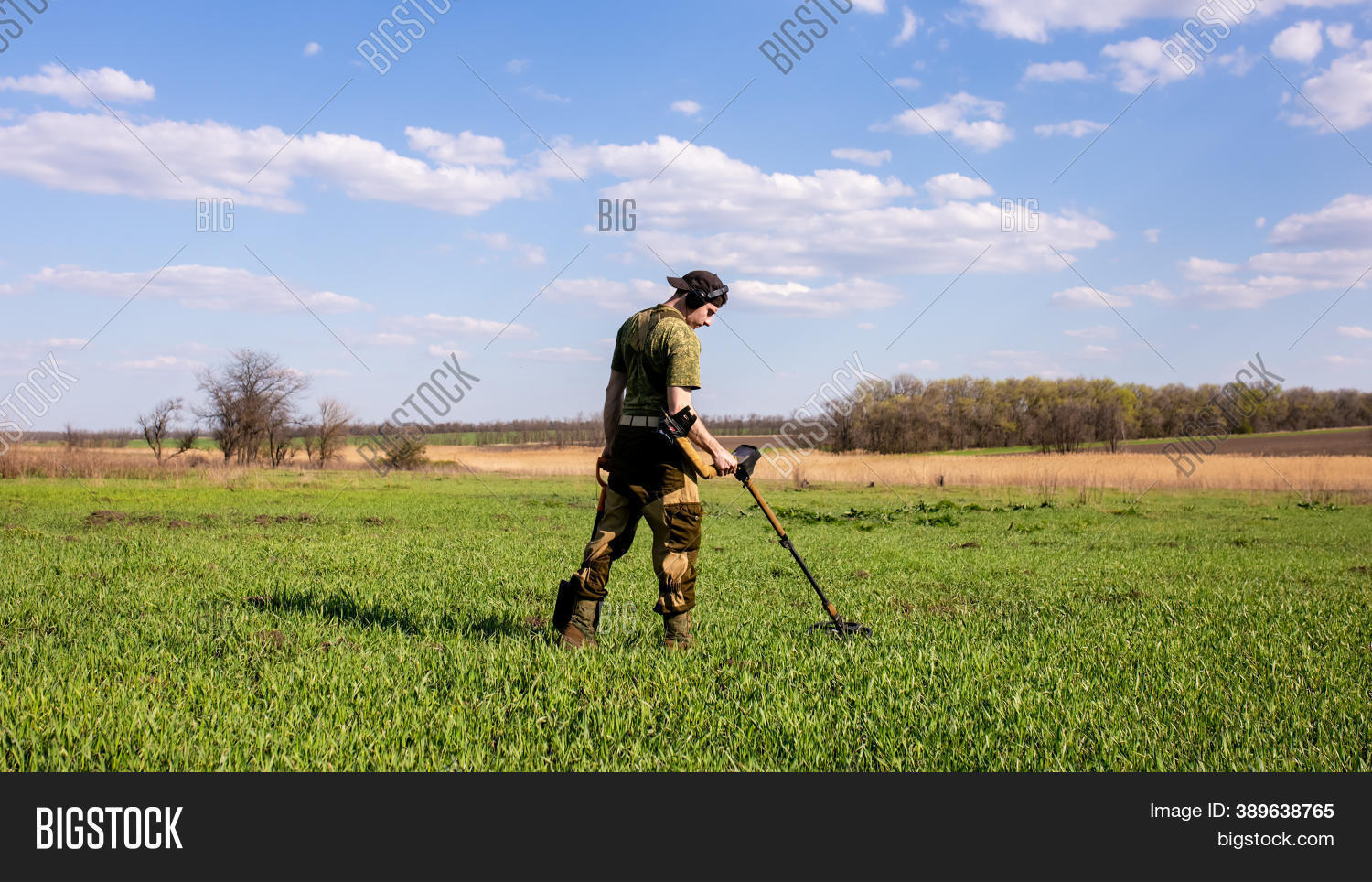 Man Shovel Metal Image & Photo (Free Trial) | Bigstock