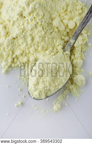 Purified Sulfur Powder Image & Photo (Free Trial) | Bigstock