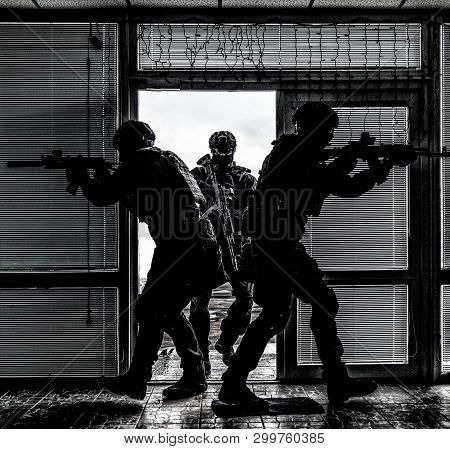 Swat Team Breaching Image & Photo (Free Trial) | Bigstock